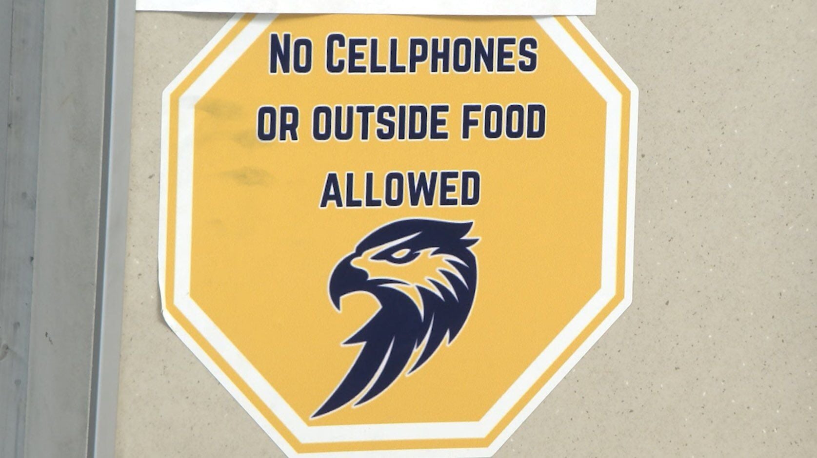 Washington Governor proposes statewide cellphone ban for public schools ...