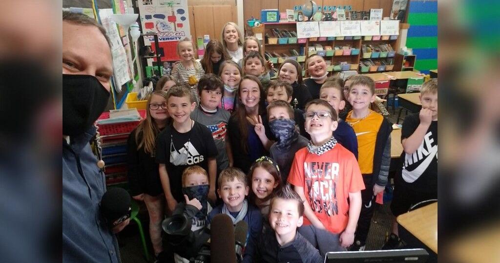 Indiana second graders help Keith Osso come up with adjectives to ...
