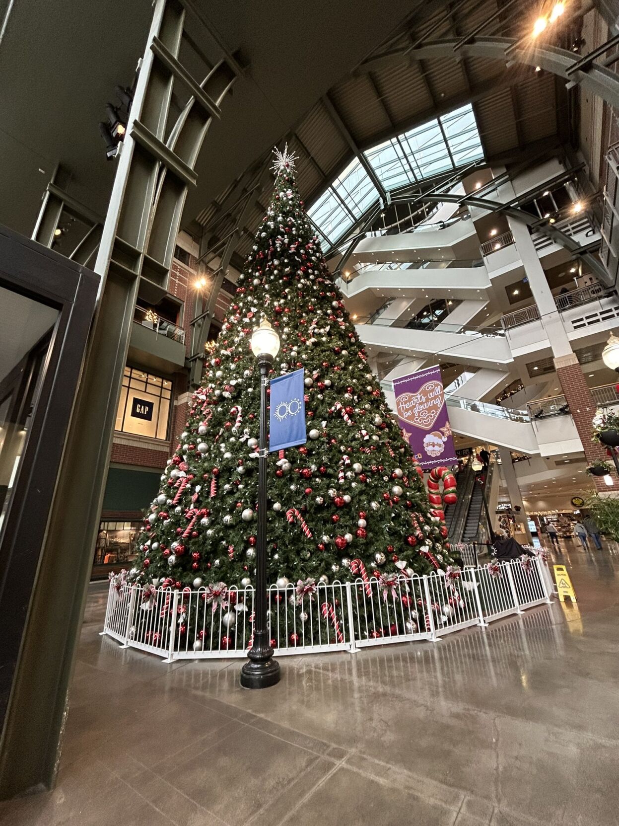 Downtown Spokane sparkles with holiday lights for Santa's arrival this ...