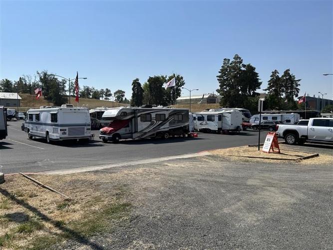 WSU fans gear up for season opener against Idaho with tailgating ...