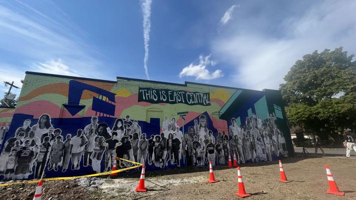 New mural unveiled in East Central neighborhood | Entertainment | kxly.com