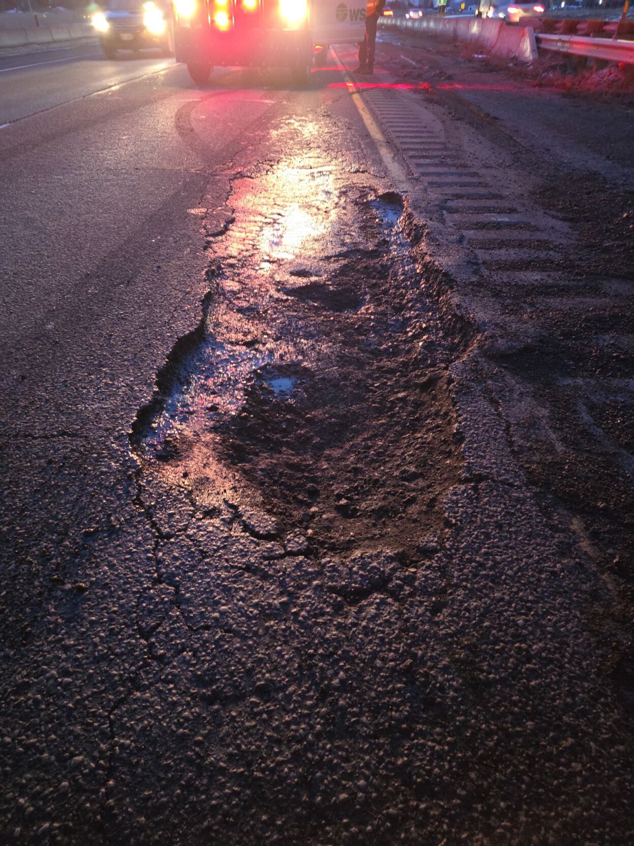 Pothole repaired on I-90 in Spokane Valley | News | kxly.com