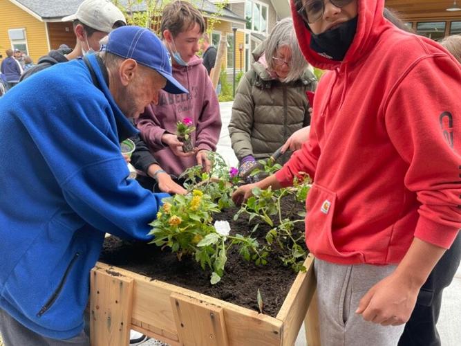 4 News Now Extreme Team brightens day with ‘Gardening for Grands’ | Extreme Team | kxly.com