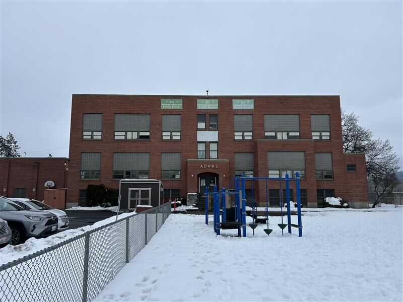 ‘Our facilities are falling apart.’ Students and educators applaud ...