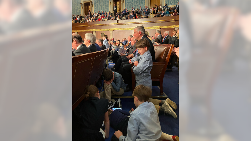 Family affair as Eastern Washington's Baumgartner is sworn into Congress | Politics | kxly.com