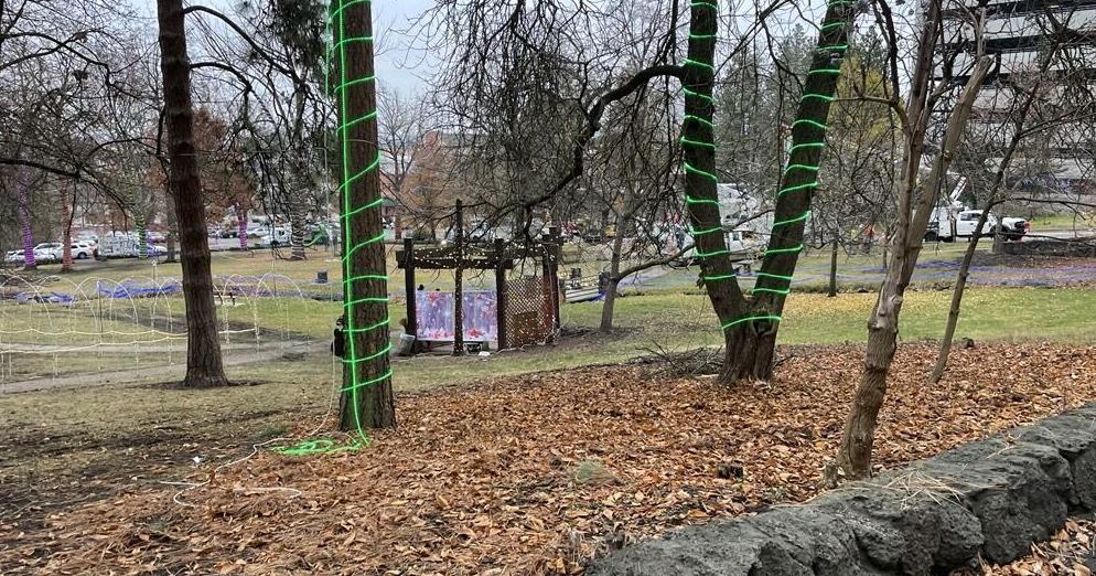 Extreme Team: Cowley Park lights display almost ready for big reveal ...