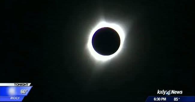 Man proposes to girlfriend during solar eclipse totality | News | kxly.com