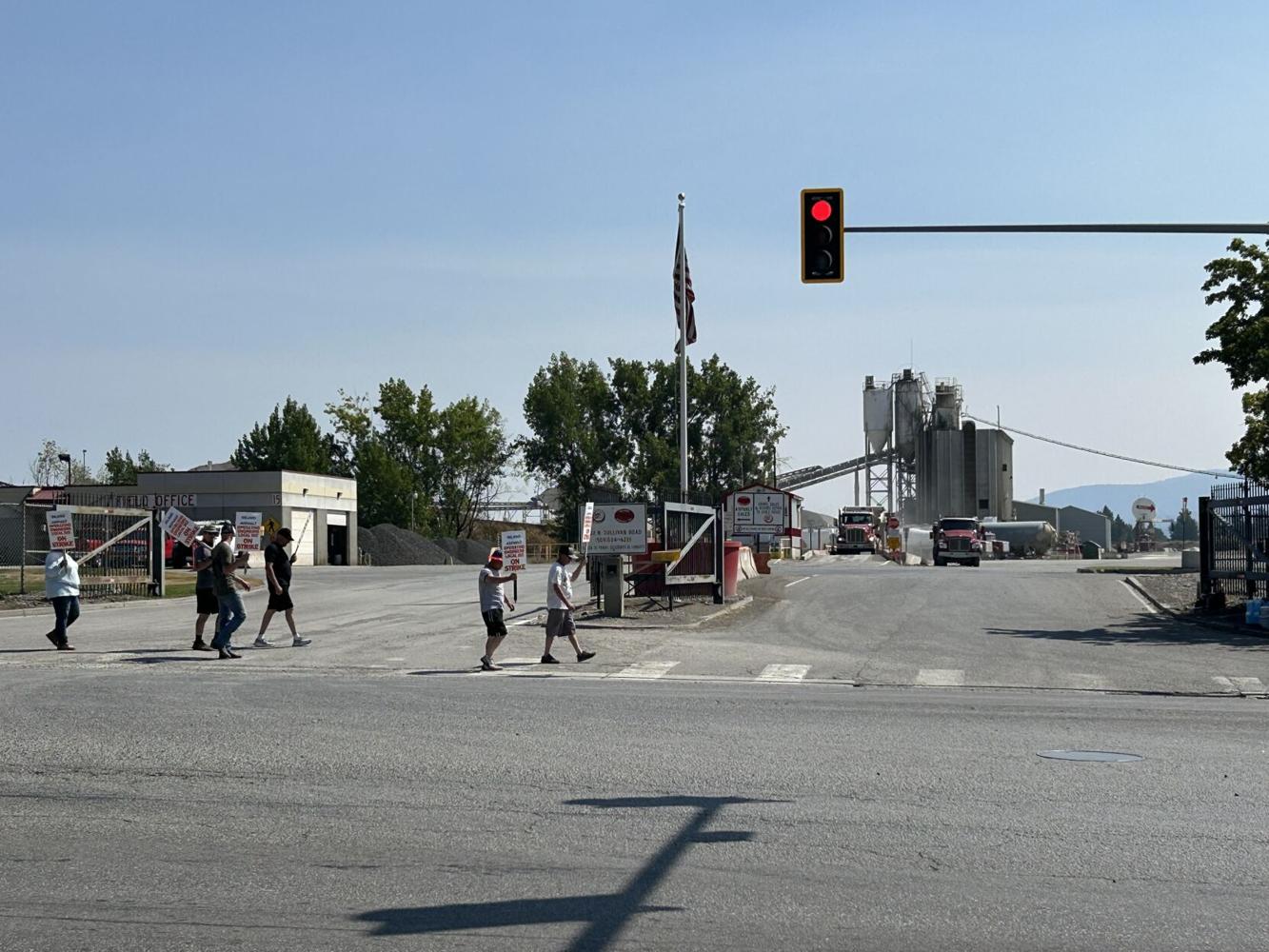 Local 302 construction strike ends, road projects will resume | News | kxly.com