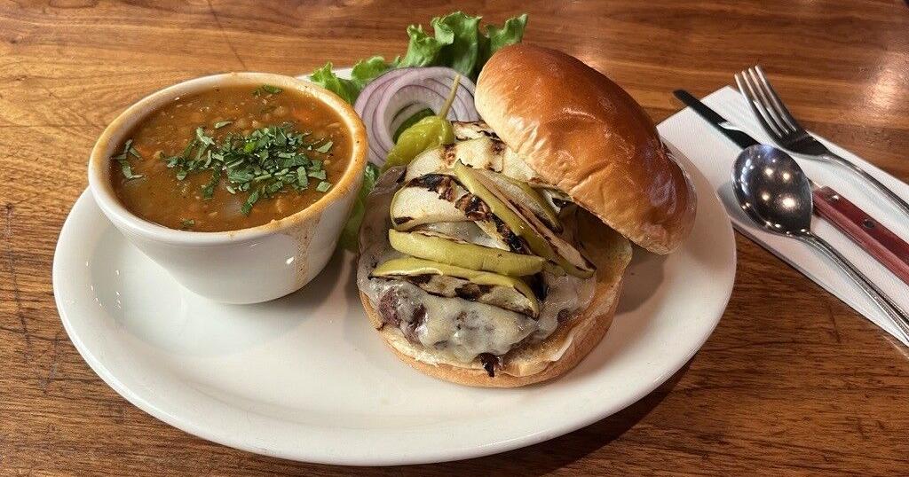 Apple Cup Burger: A delicious tradition honoring Apple Cup rivalry ...