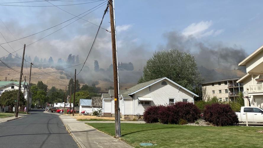 Evacuations issued for Colfax fire, Pullman Police urge residents to go ...