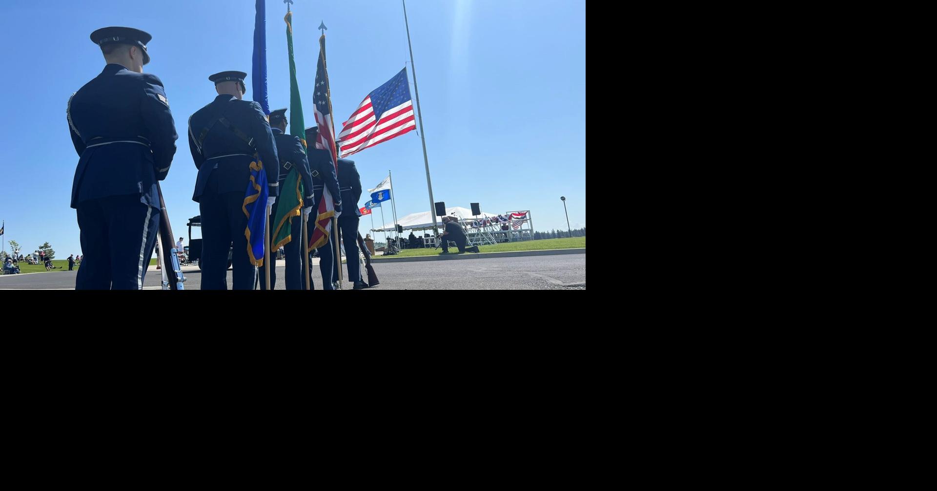 Community honors fallen soldiers at Washington State Veterans Cemetery ...