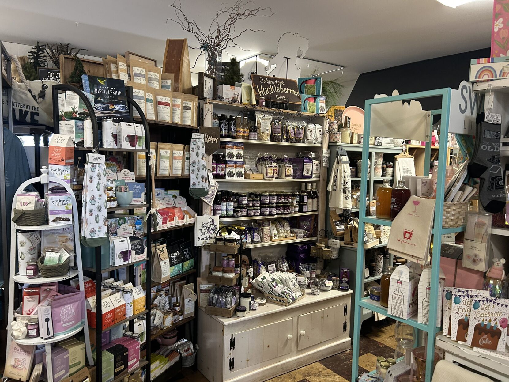 Holiday Shopping Knick-Knacks | | kxly.com