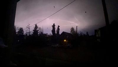What color is lightning? | Local News | kxly.com