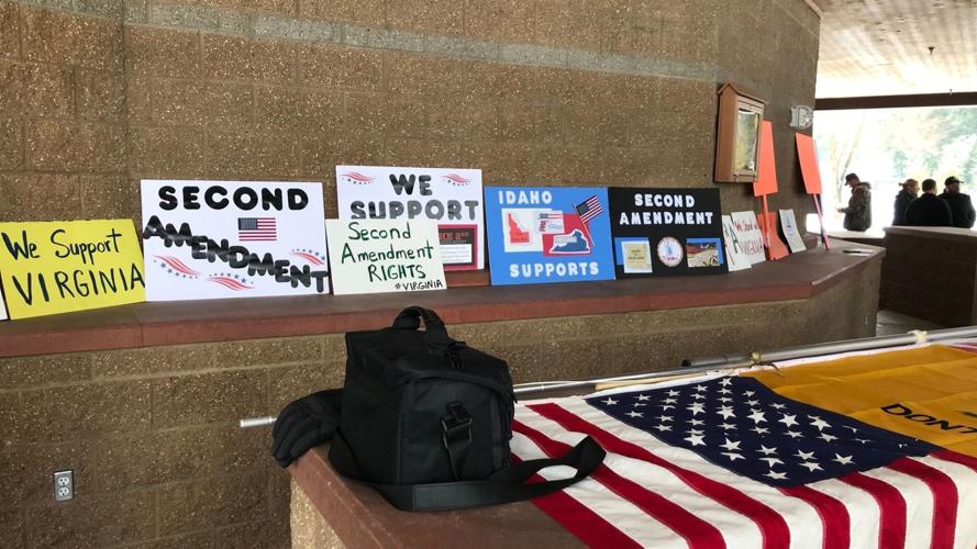 ‘We stand with Virginia’: Hundreds gather for Second Amendment rally in ...