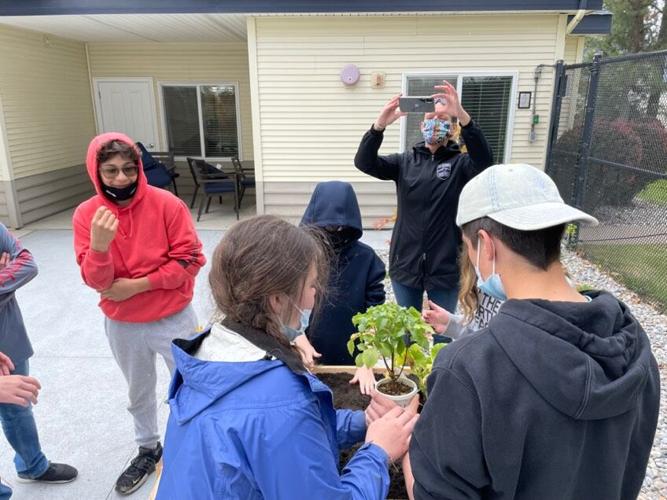 4 News Now Extreme Team brightens day with ‘Gardening for Grands’ | Extreme Team | kxly.com