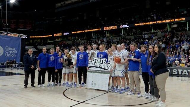 Colfax Bulldogs finish unbeaten, win WIAA 2B boys basketball state ...