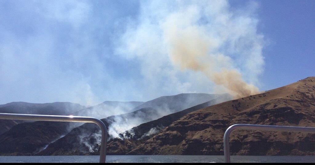 Fire crews, farmers pitch in to stop Snake River Fire | Local News ...