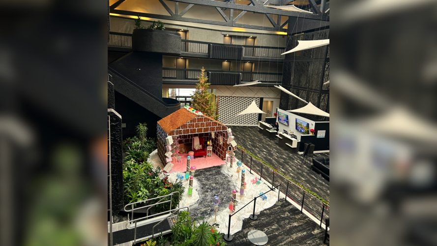 Washington's largest gingerbread house on display in downtown Spokane ...