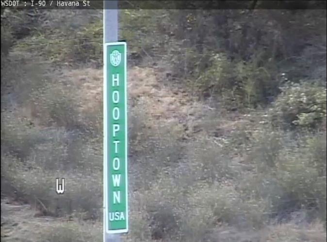 ‘Hooptown USA’ signs hung along Spokane roads | Hoopfest | kxly.com