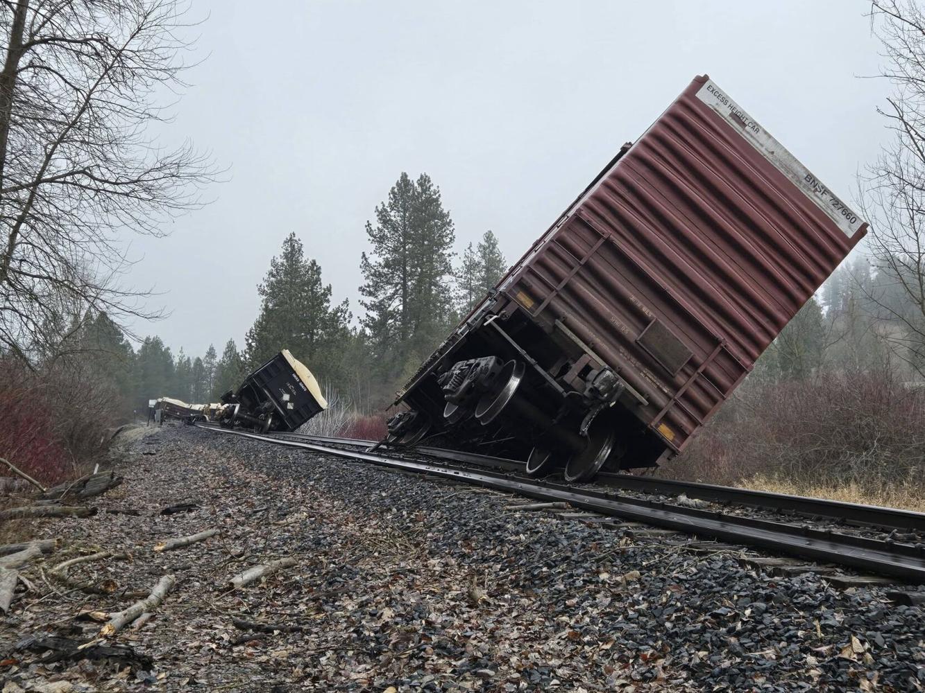 Emergency crews responding to train derailment in Stevens County | News ...