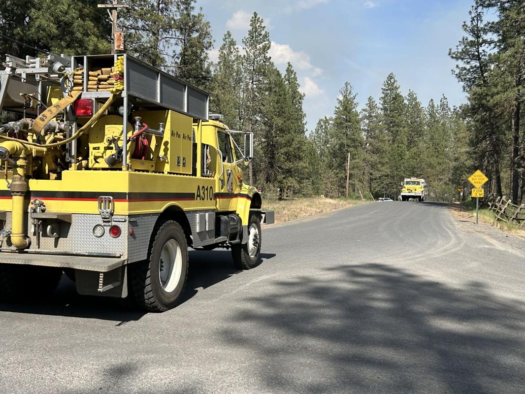 Evacuations upgraded to Level 2 (Get Set) for 10-acre brush fire near ...