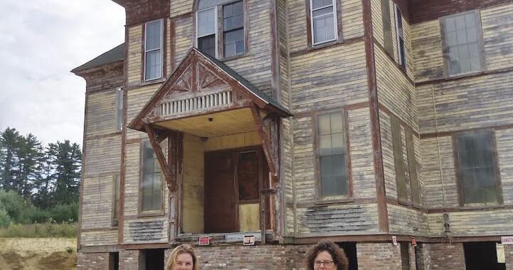 Wood & Clay supports Gale School Project | Local | laconiadailysun.com