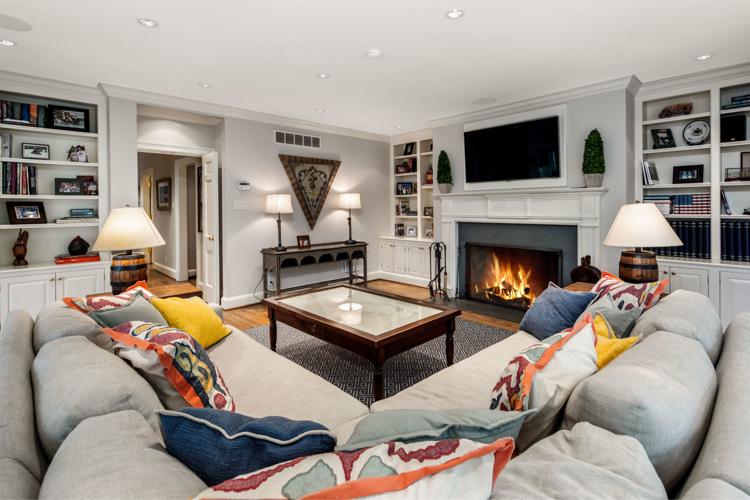 Distinctive Property: 1 Upper Ladue Road