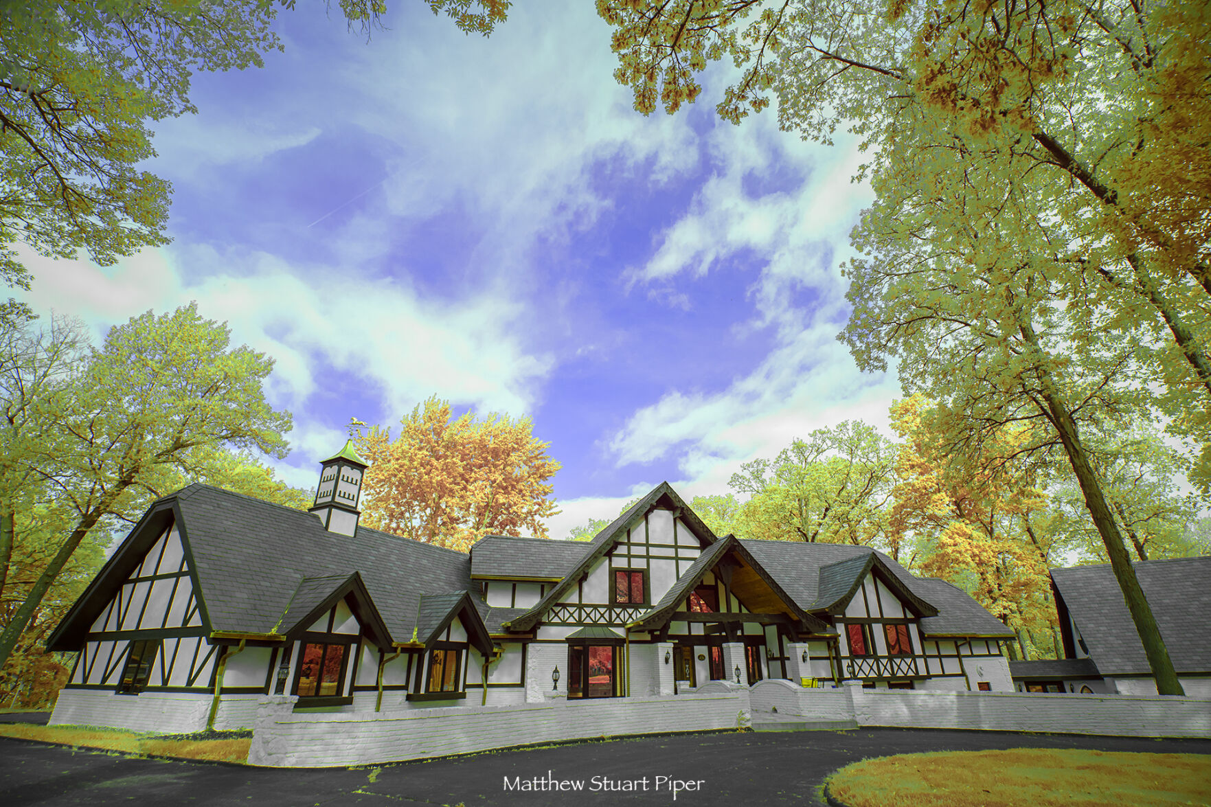 St. Louis photographer uses infrared photography to creatively capture homes