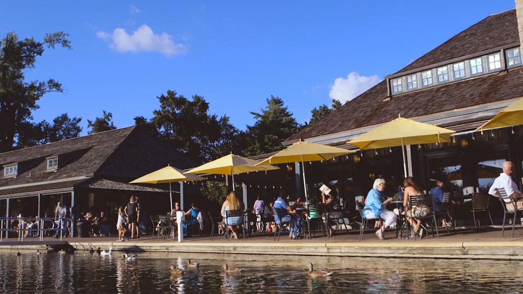 Lakeside dining at The Boathouse at Forest Park