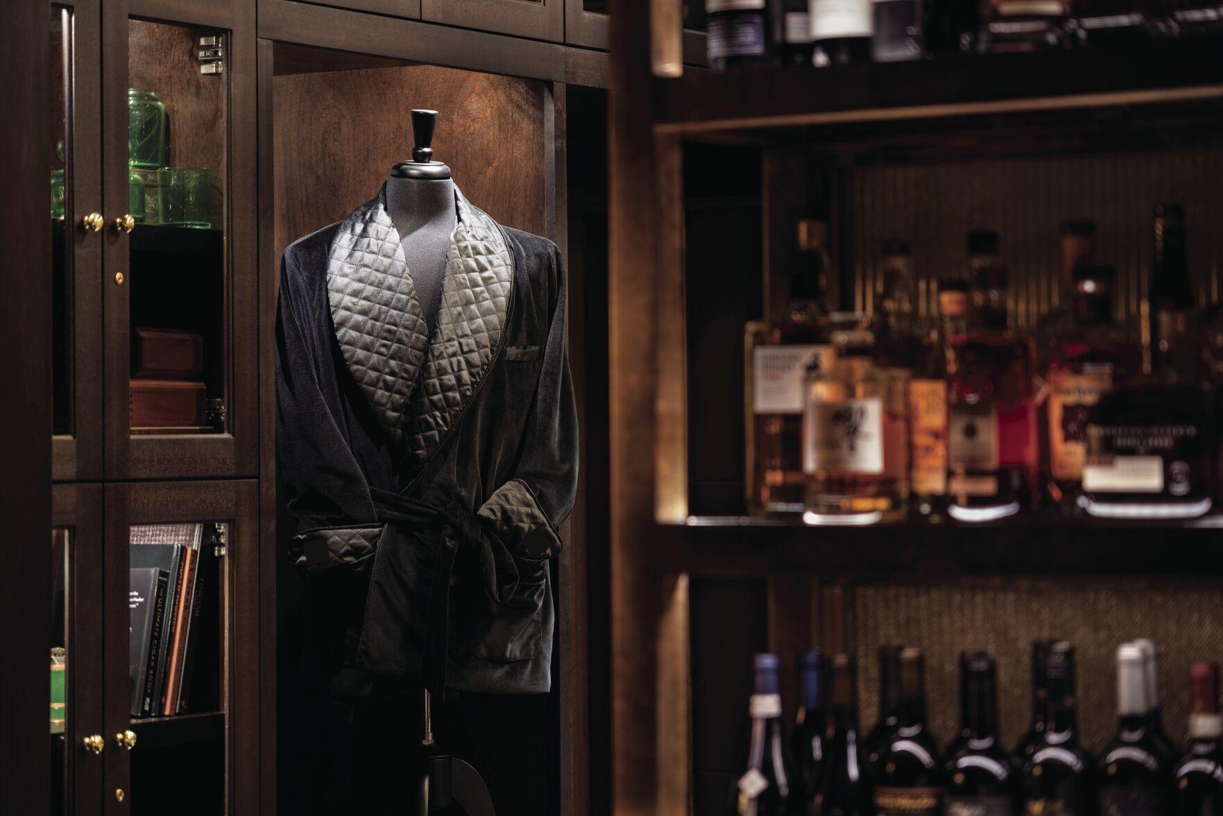 The Newly Reopened Cigar Club at The Ritz-Carlton, St. Louis Dazzles ...