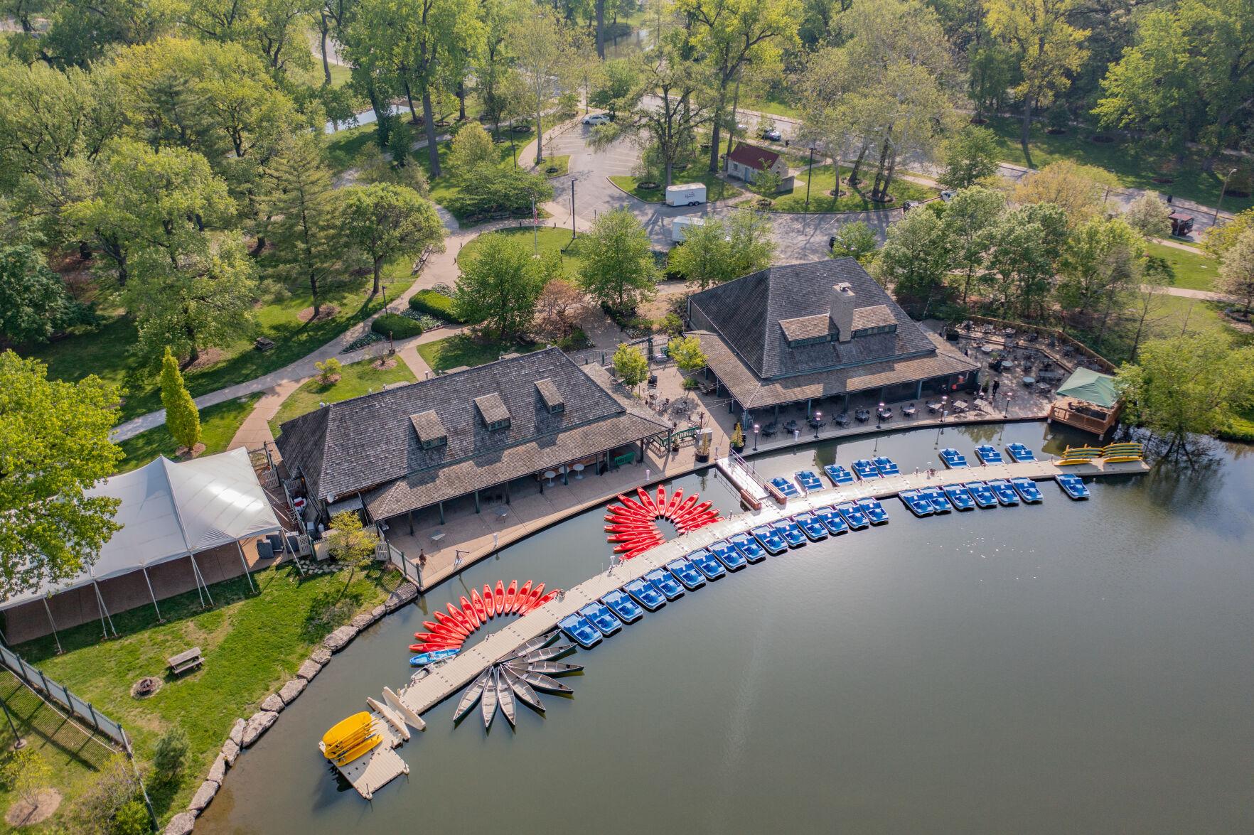 Lakeside dining at The Boathouse at Forest Park