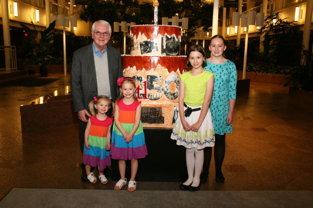 Tom Voss: Leaving the Light On