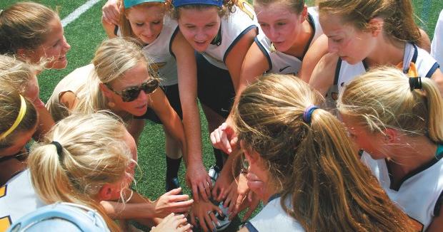 Hurster's Huge as Bombers Defend Title