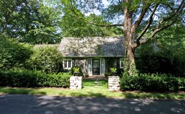 2021 S. Warson Road, Ladue