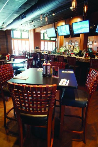 Lester's: DINING OUT