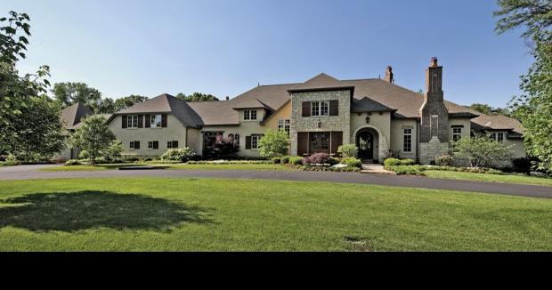 15 Huntleigh Woods Drive