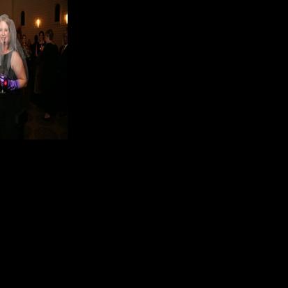 President Allie Chang Ray, Past President Maureen Strasheim