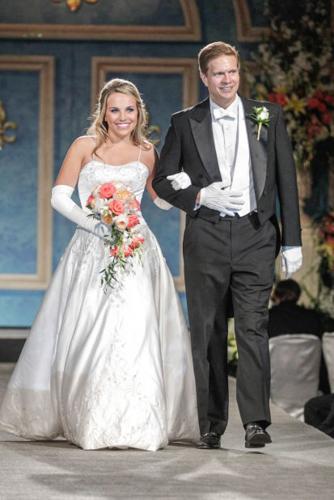 Kelly Elizabeth Nester, daughter of Mr. and Mrs. David Anthony Nester ...