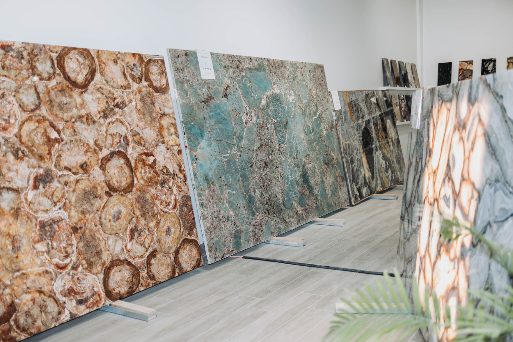 New shop for natural stone finishes opens in St. Louis metro