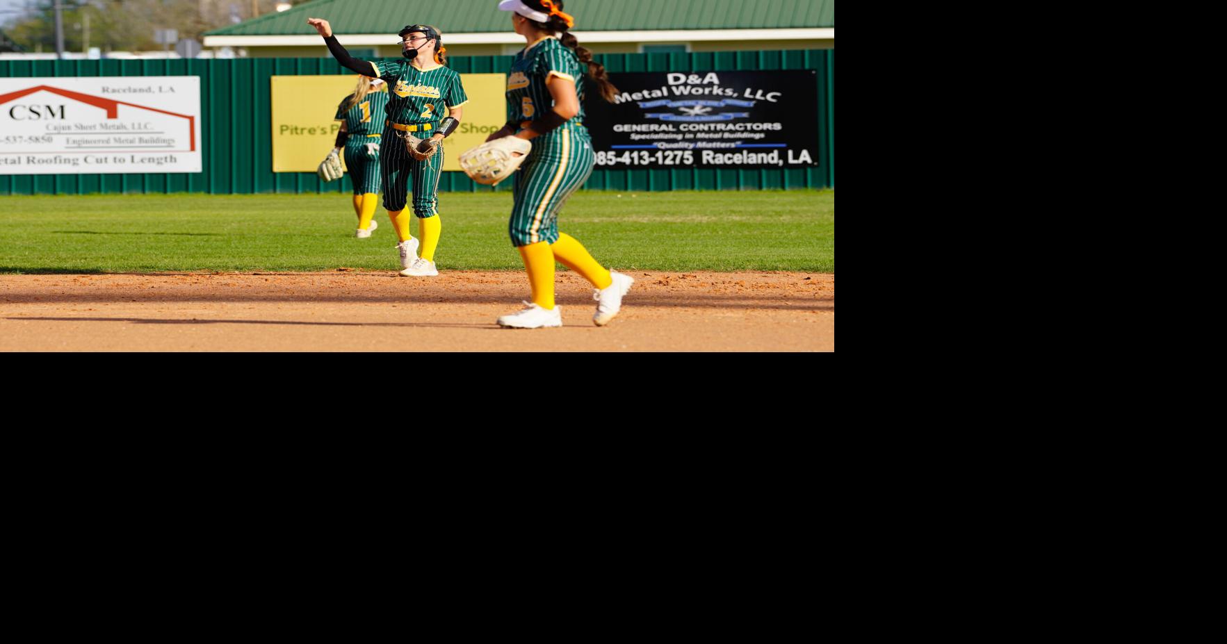GALLERY: CLHS Softball vs CCA | Multimedia | lafourchegazette.com