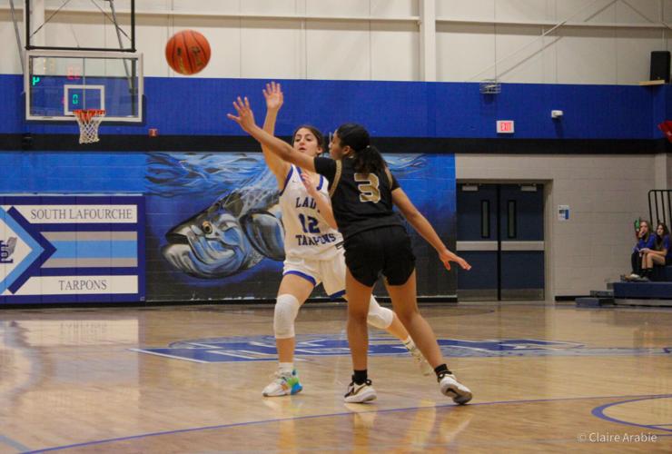 Photo Gallery: SLHS vs Bonnabel | Multimedia | lafourchegazette.com