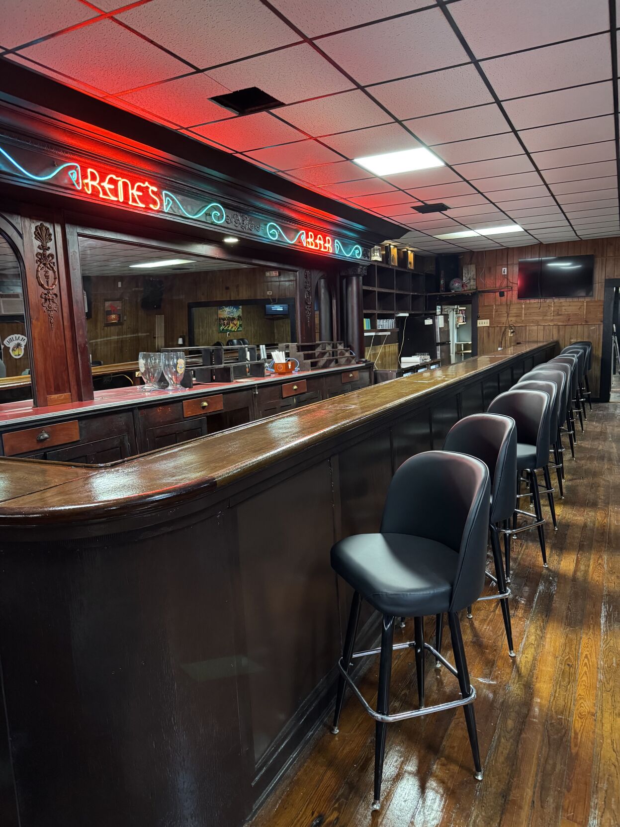 Rene’s Bar in downtown Thibodaux hold re-grand opening event ...