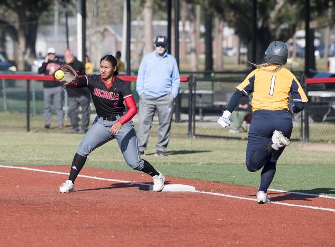 Photo Gallery: NSU Softball | Local School | lafourchegazette.com