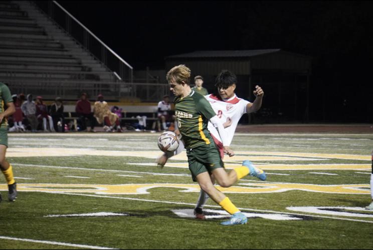 Photo Gallery: CLHS vs West Jefferson | Multimedia | lafourchegazette.com