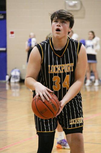 GALLERY: Boys Basketball- LKMS vs SWMS | Multimedia | lafourchegazette.com