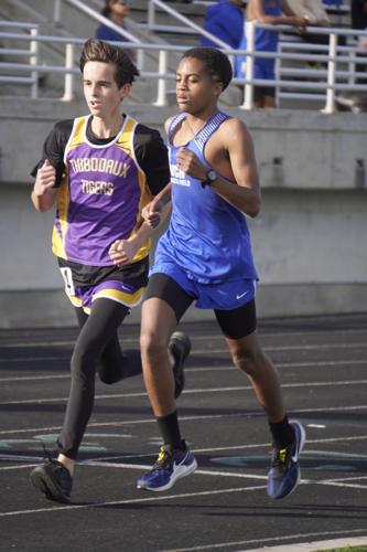 Photo Gallery: Freshmen Track Meet | Multimedia | lafourchegazette.com