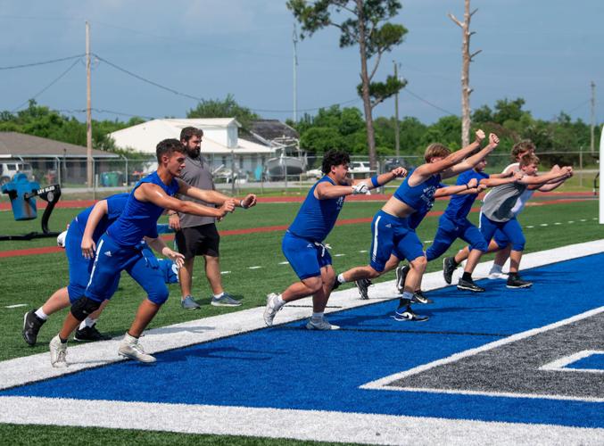 GALLERY: SLHS Football Practice | Multimedia | lafourchegazette.com