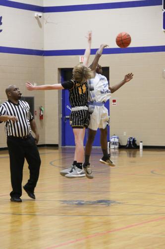 GALLERY: Boys Basketball- LKMS vs SWMS | Multimedia | lafourchegazette.com