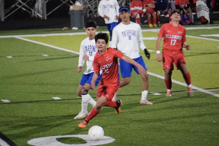 GALLERY: Tarpon boys' top Ellender; Lady Patriots win girls' match ...