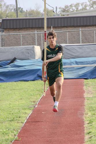 Photo Gallery: Freshmen Track Meet | Multimedia | lafourchegazette.com